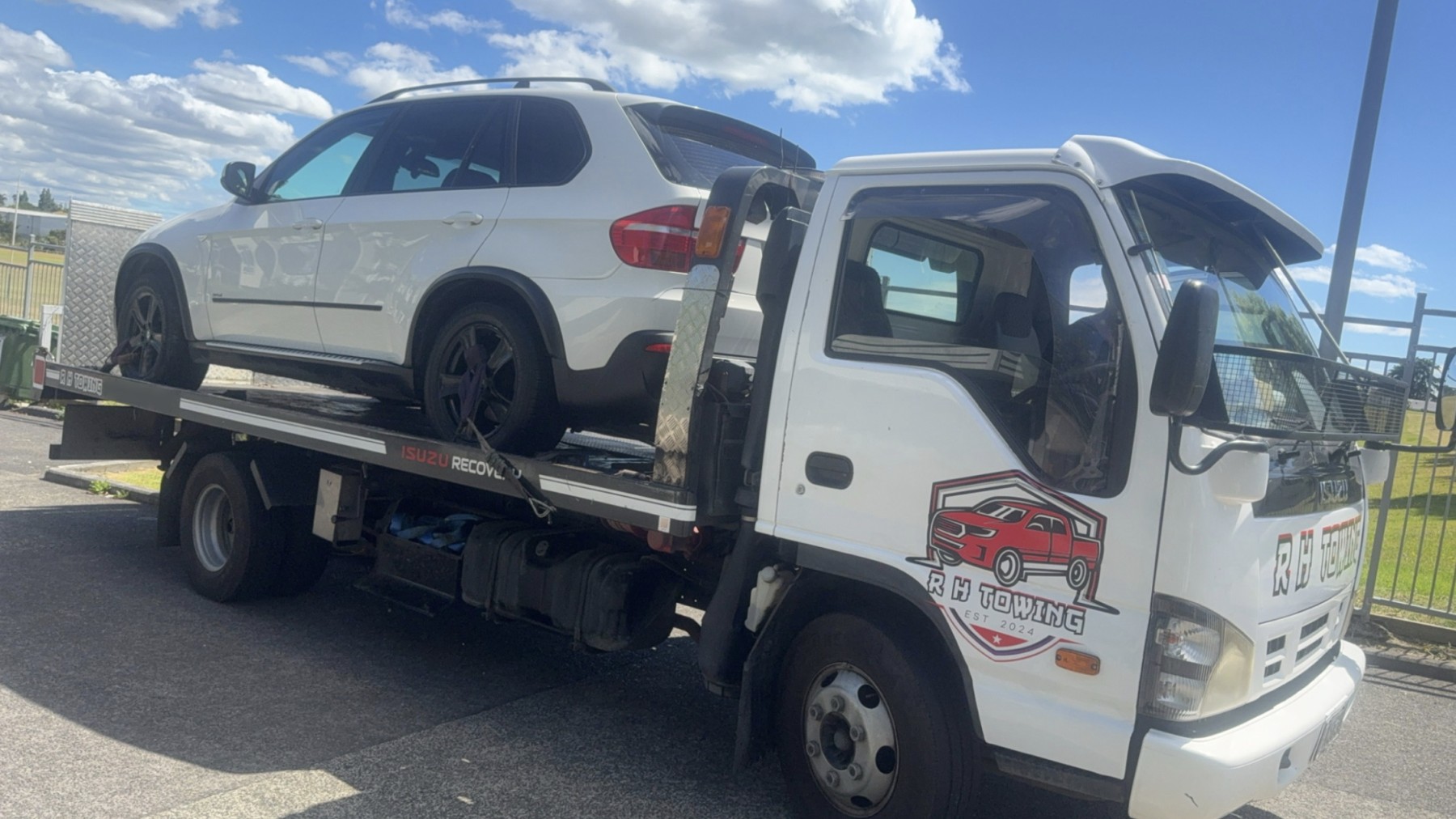 RH TOWING | Book Now - Wise Move