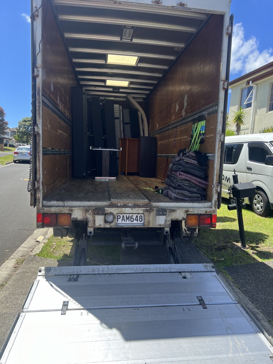 Kiwi Black Logistics